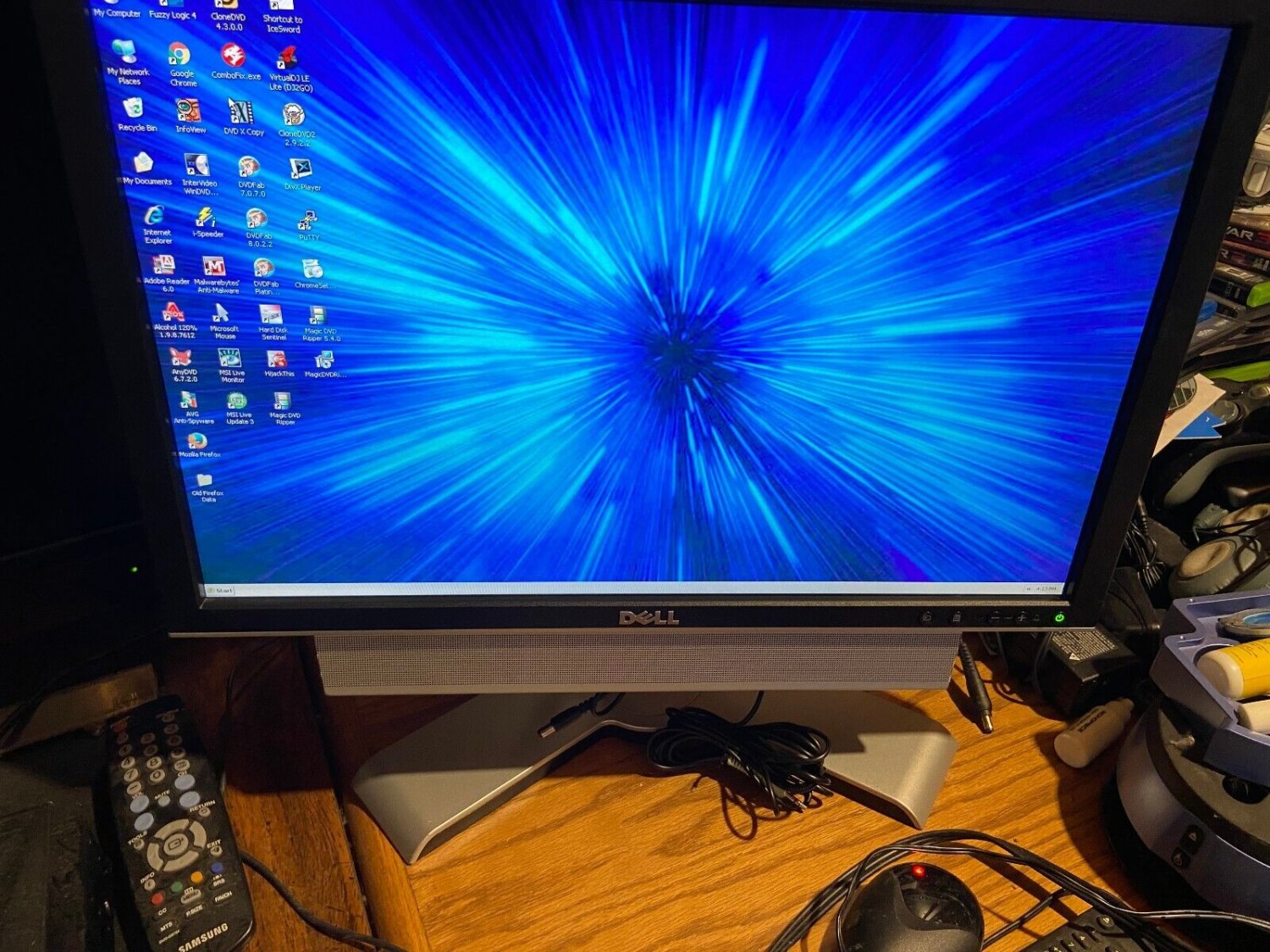 Dell Ultrasharp 20" Widescreen 2009Wt Monitor Silver 1680x1050 + Sound Bar