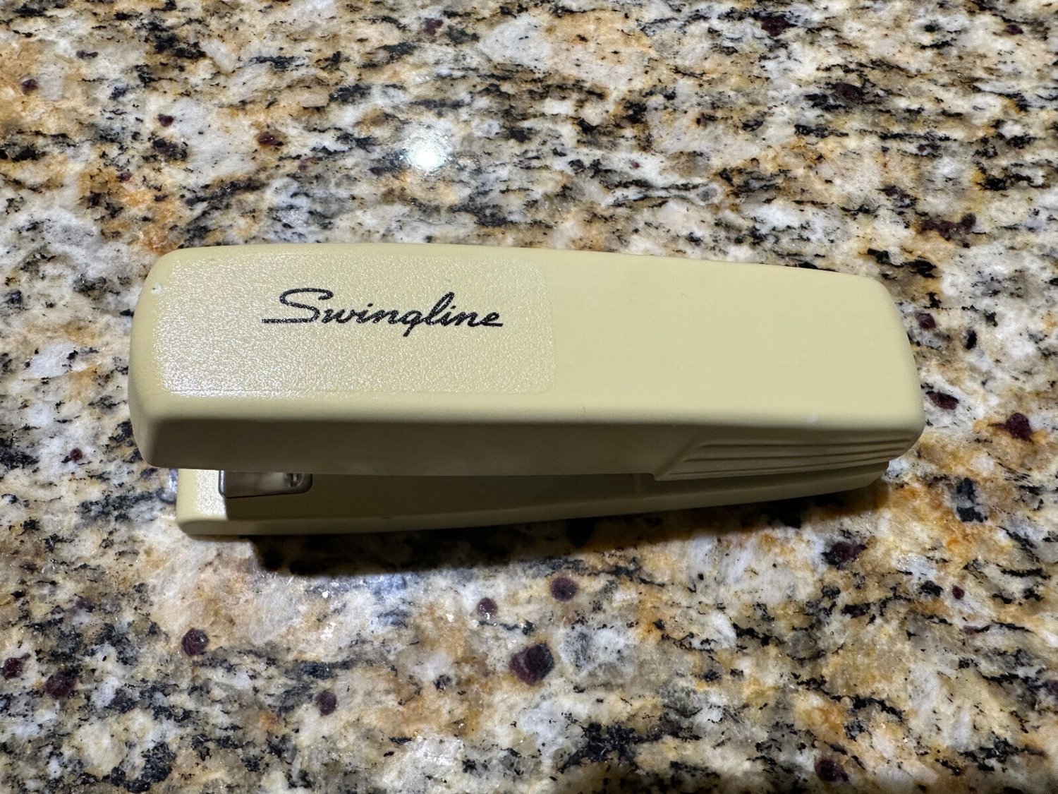 Swingline Model 545 Classic Beige Desk Stapler Light Duty Made in USA