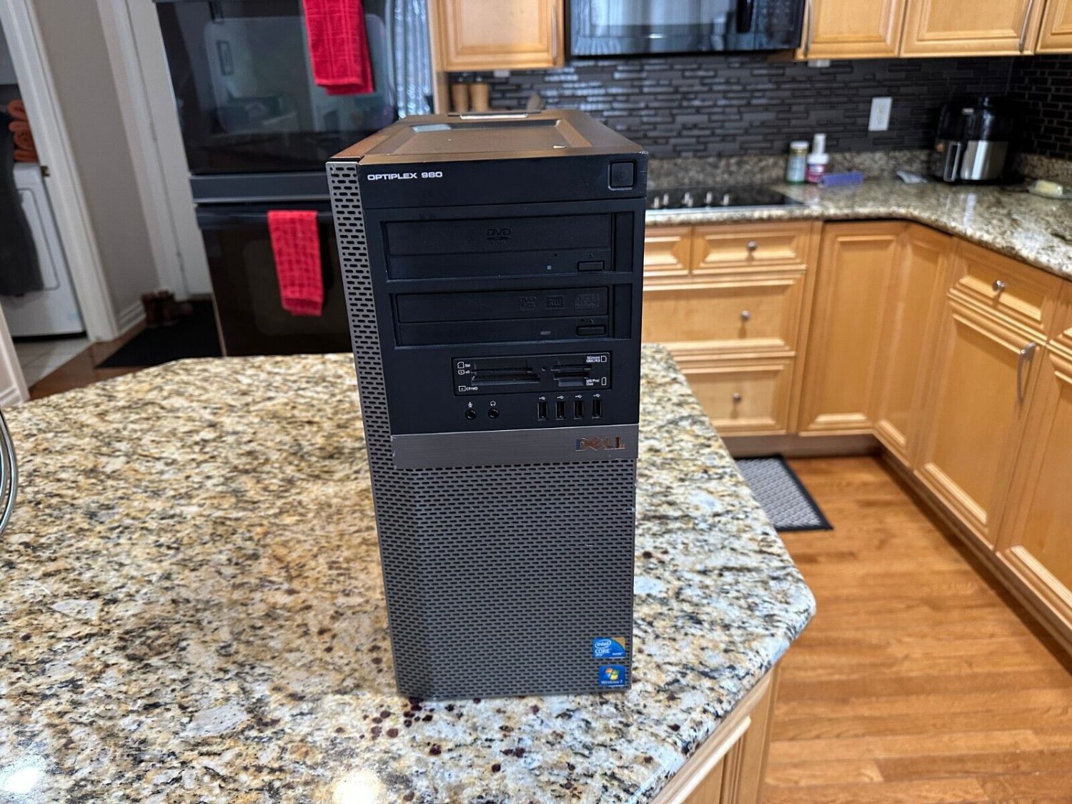 Dell OptiPlex 980 MT Core i5-650 3.20Ghz 4GB Ram 500GB HDD Windows XP Pro3