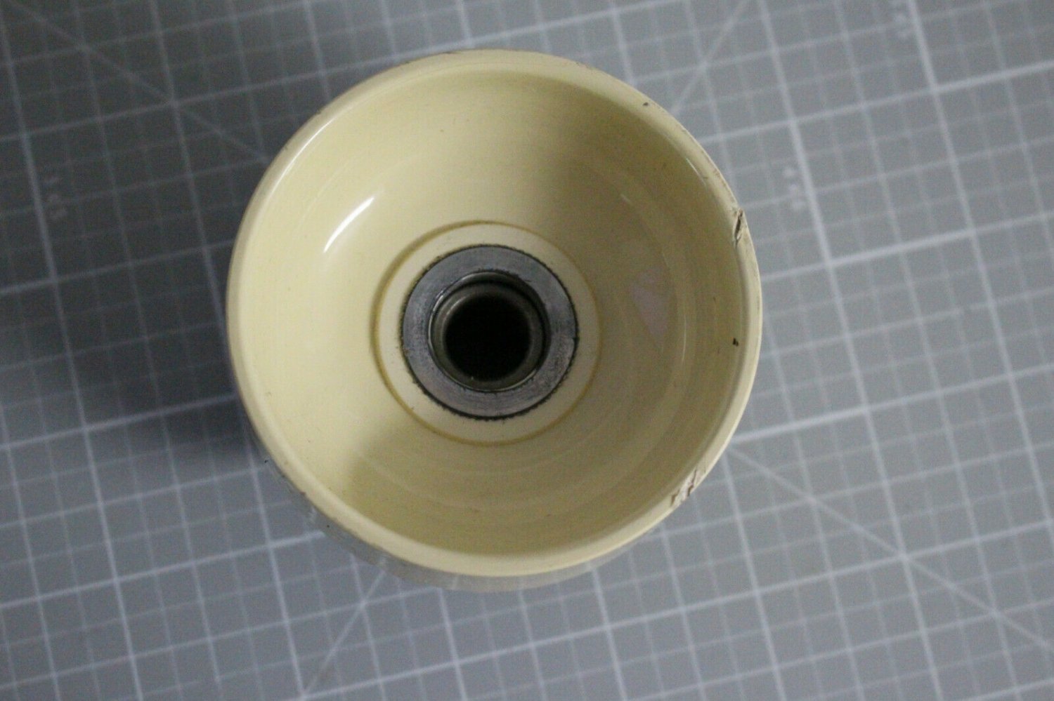 Singer Hand Wheel Assembly With Fiber Drive Gear Cream Beige Color