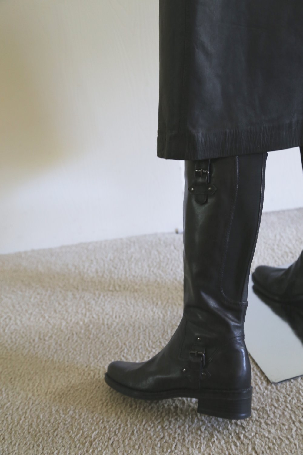 "Markon"Boots Black Leather Side Zip,Stretch Back Hi Mid Calf, Size US 8.5