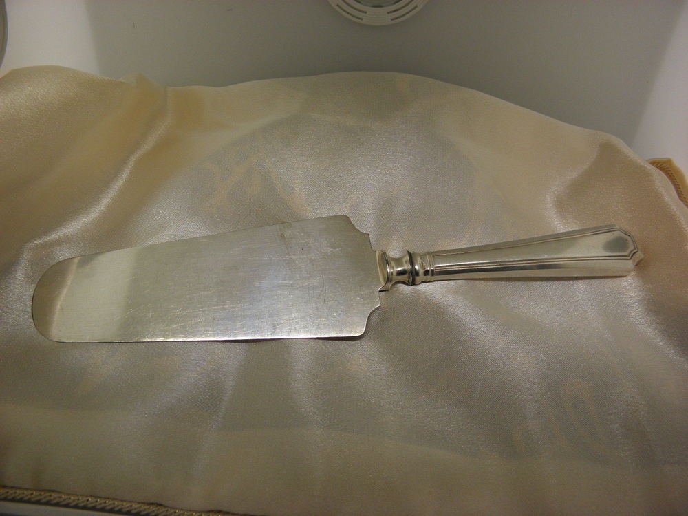 Sterling Silver Cake / Pie Server .#015/2