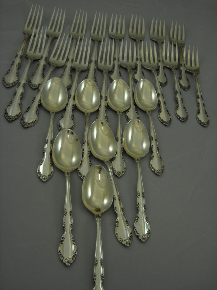 FABULOUES ONEIDA HEIRLOOM STERLING GRANDEUR PATTERN 24 PC