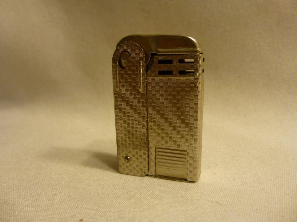 Regens Squeeze Lighter vintage Chrome