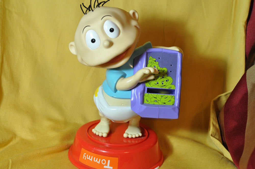 RUGRATS TOMMY PICKLES REPTAR CRUNCH SHOOTER W/SOUNDS - RARE-GC WORKS