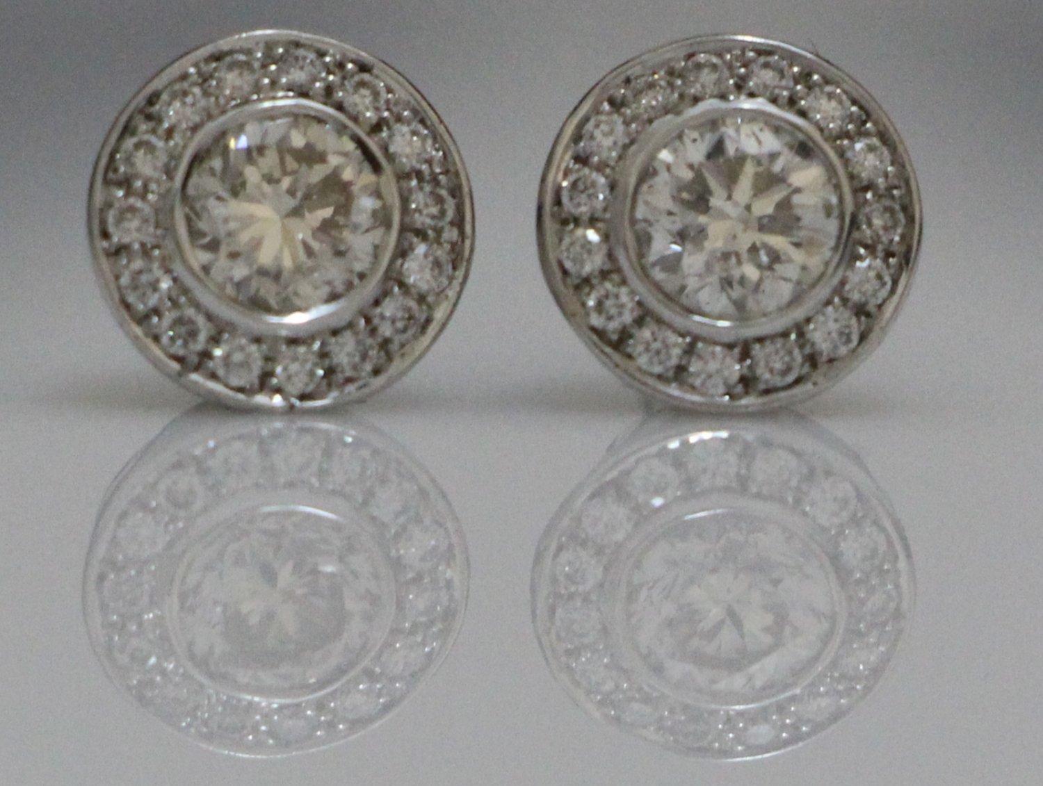 18K WHITE GOLD 1.09CT ROUND DIAMOND HALO STUD EARRINGS & MECAN ALPHA ...