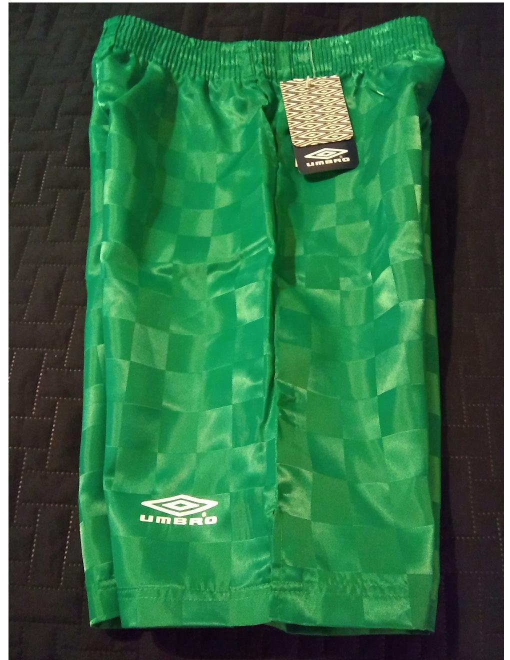 UMBRO Boys Green Soccer Style Shorts - Size Large L - Polyester Checker NEW