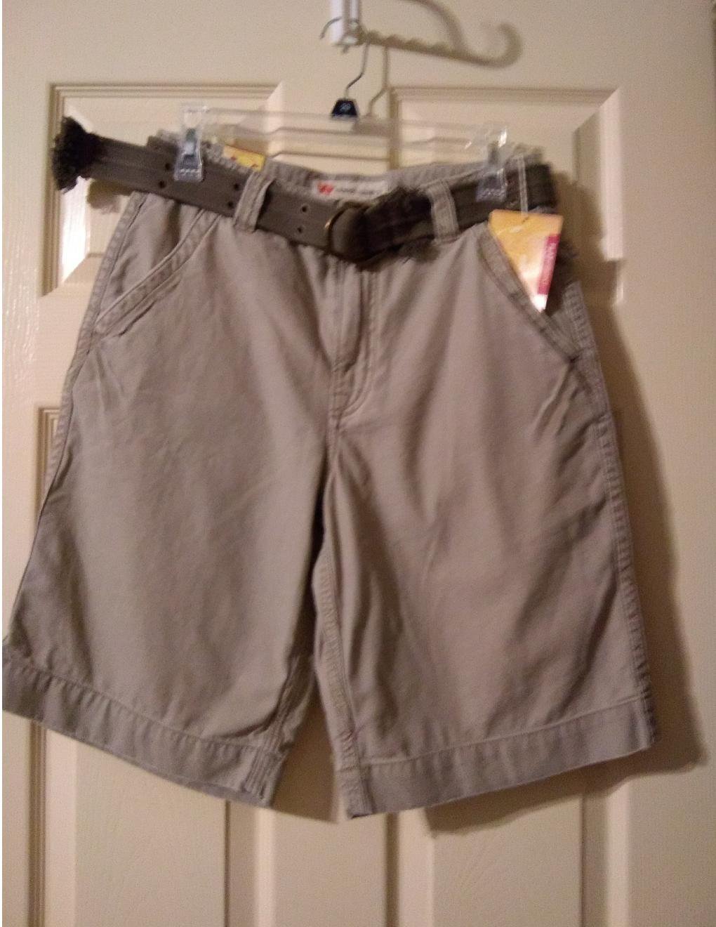 Mossimo Mens Vintage Khaki Shorts Vintage Inspired + Bonus Belt Sz 28 NEW