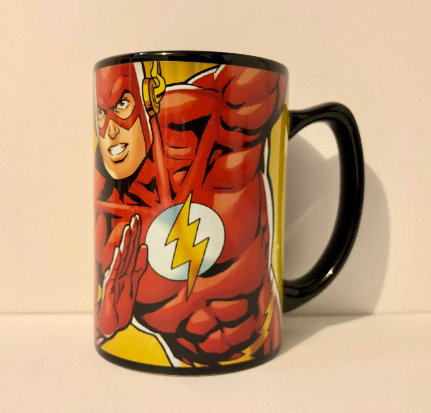 Six Flags Magic Mountain DC Comics The Flash 14oz Slim Mug New