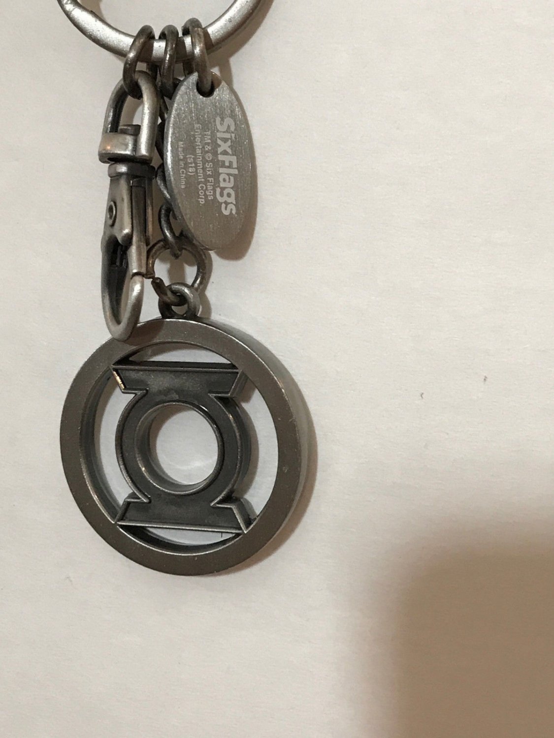 Six Flags Magic Mountain DC Comics Green Lantern Logo Metal Keychain