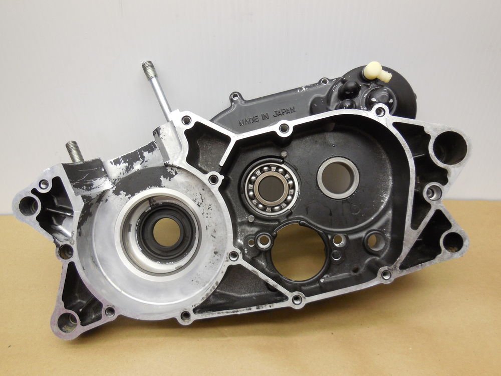 1982 Kawasaki KX250 Right side engine motor crankcase crank case 82 KX 250
