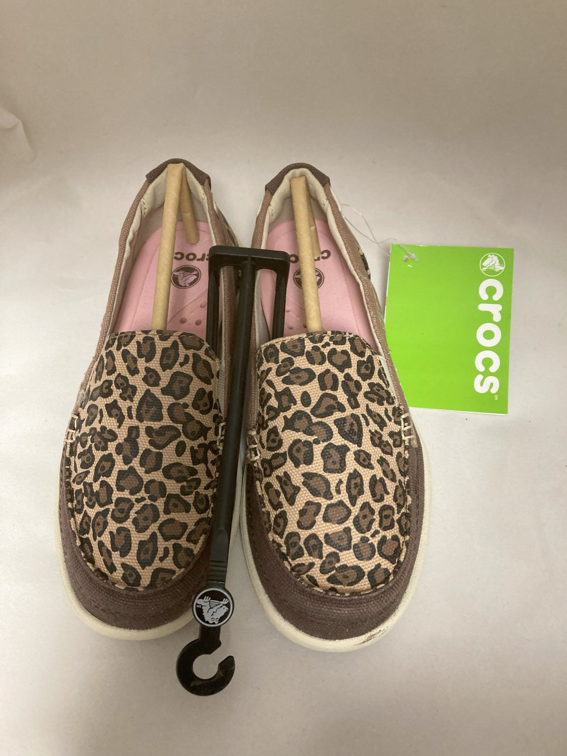 Crocs Walu loafer wild graphic size W5 new with tags