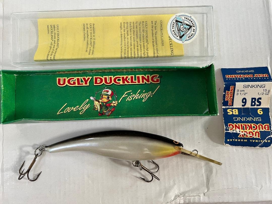 VINTAGE UGLY DUCKLING LURES PACK OF 1 NO. 9 BS SINKING 30 YEARS OLD ...