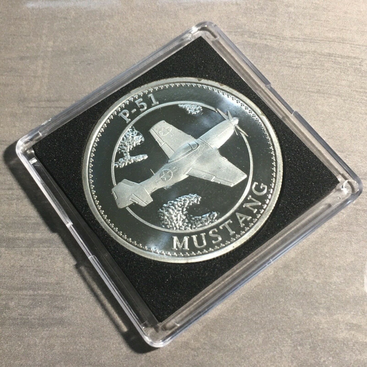 P-51 Mustang WW2 Challenge Coin Set US ARMY Air Force w Cases & Stands ...