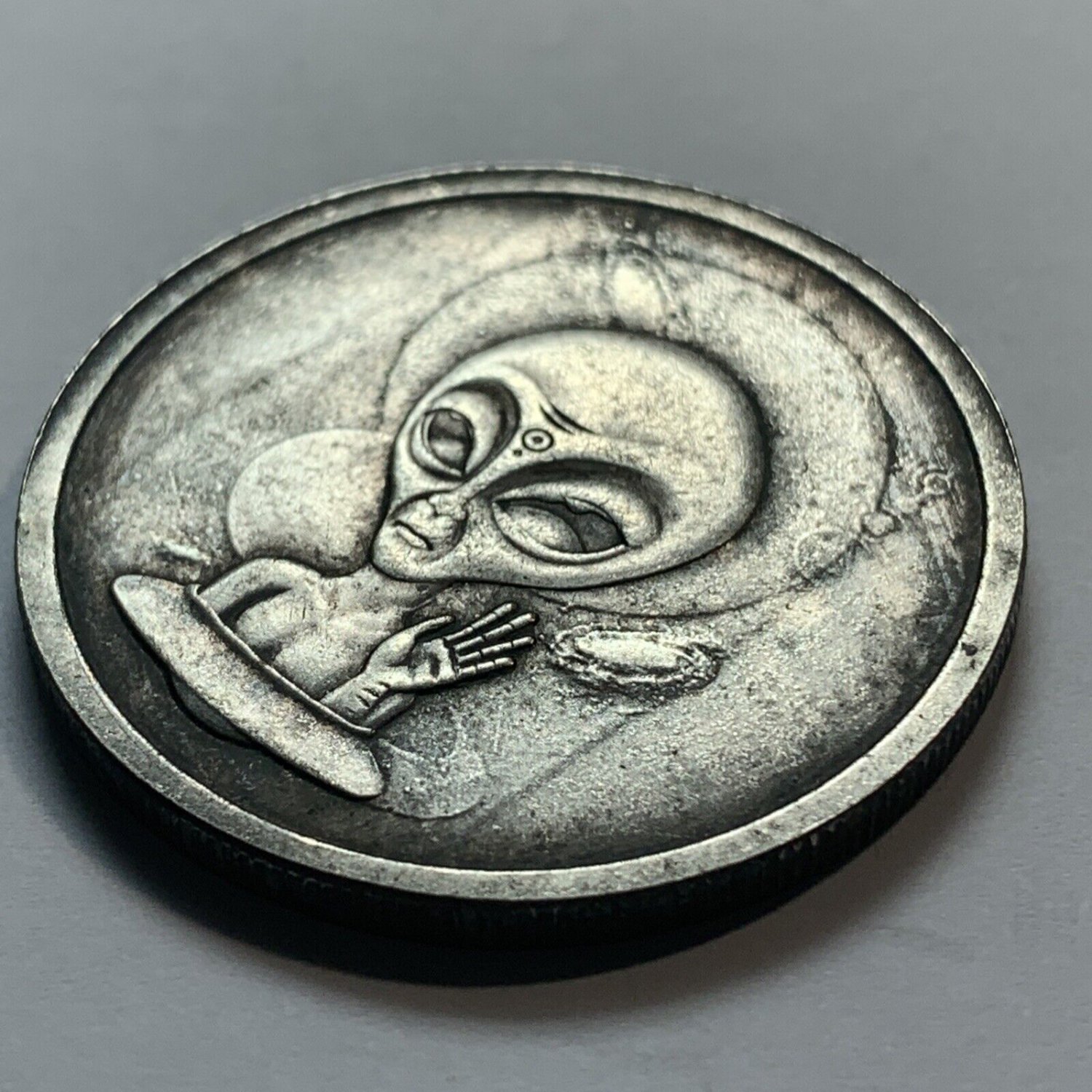 Greetings Earthlings Alien Challenge Coin Lucky Pocket Heads Tails Flip ...