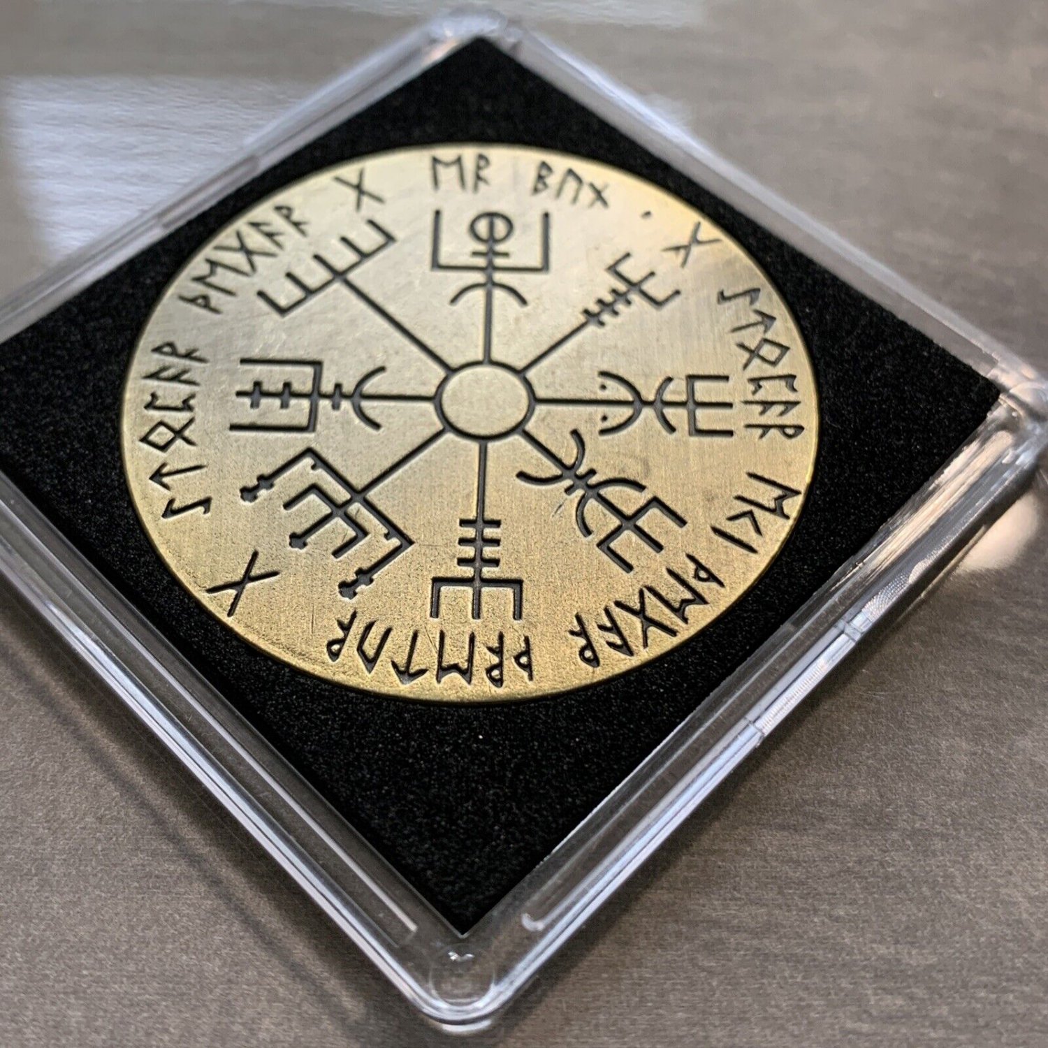 Norse Viking Rune Vegvisir Compass Challenge Coin w/2x2 Snaptight Case