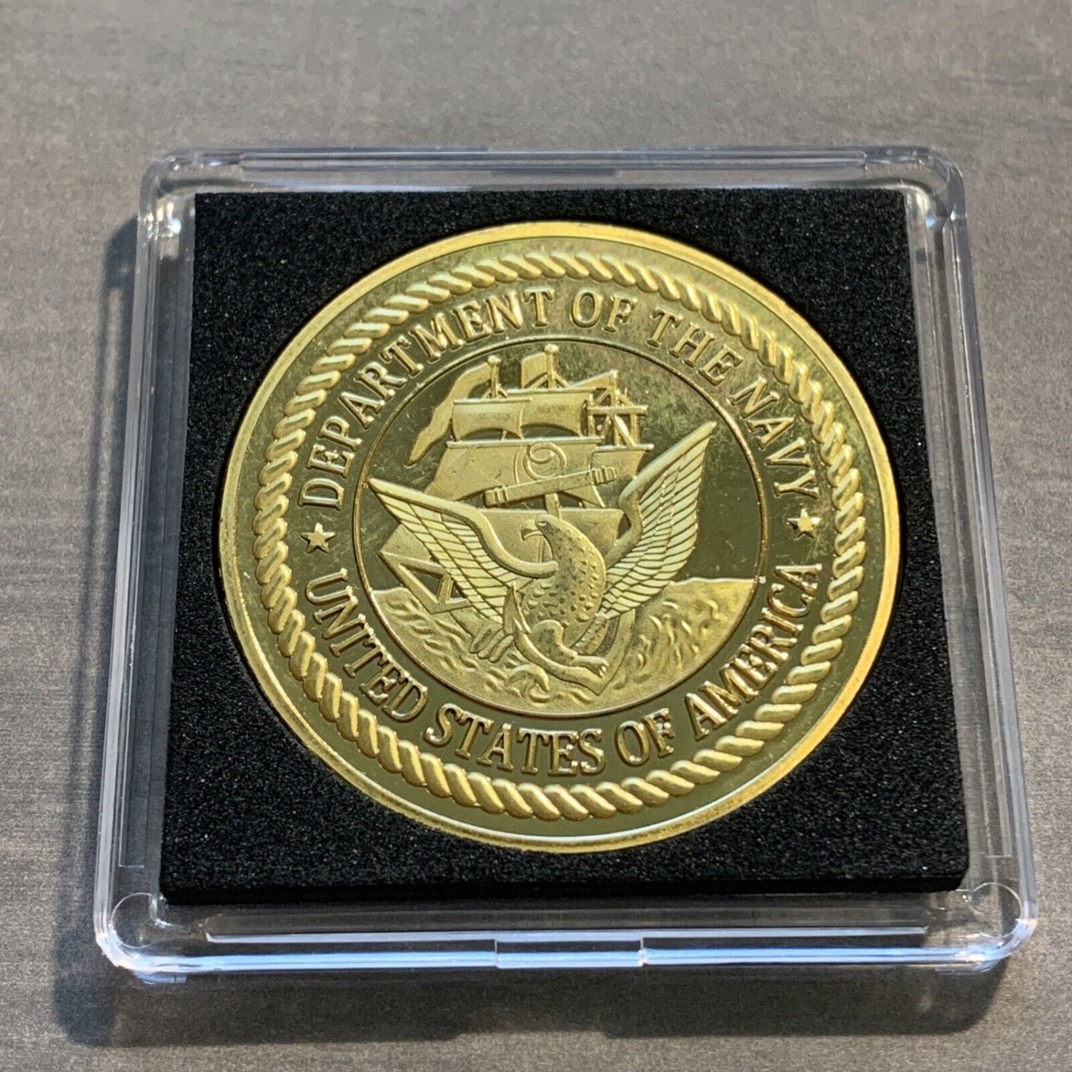 US Navy CHALLENGE COIN- WW2 -USS HORNET CV-8 Aircraft Carrier w/Case