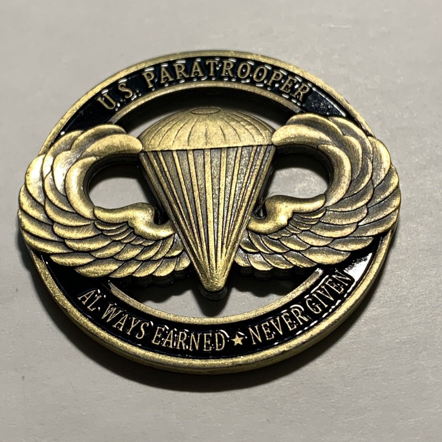 US ARMY PARATROOPER Airborne Challenge Coin-Hallow Bronze/Black NEW!