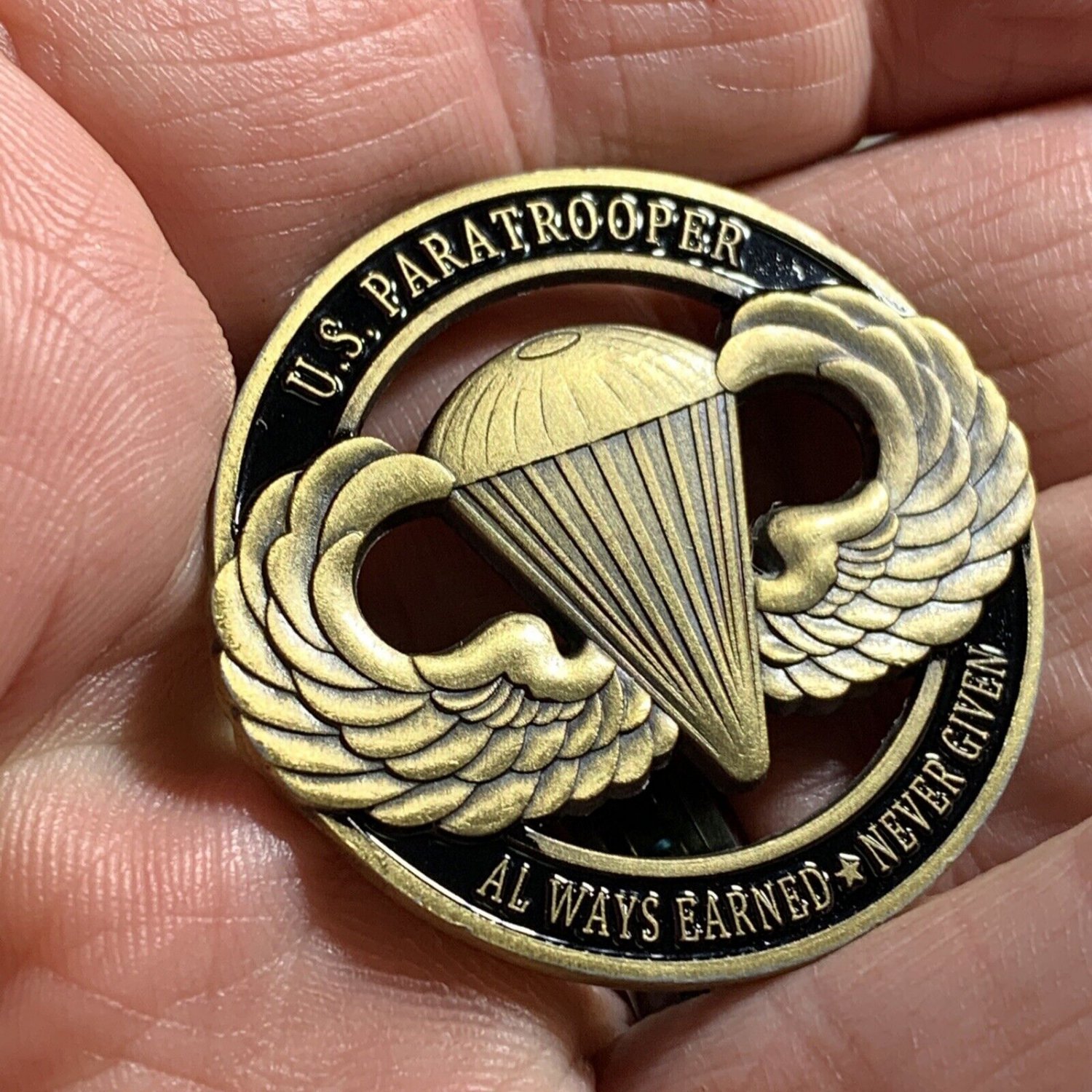 US ARMY PARATROOPER Airborne Challenge Coin-Hallow Bronze/Black NEW!