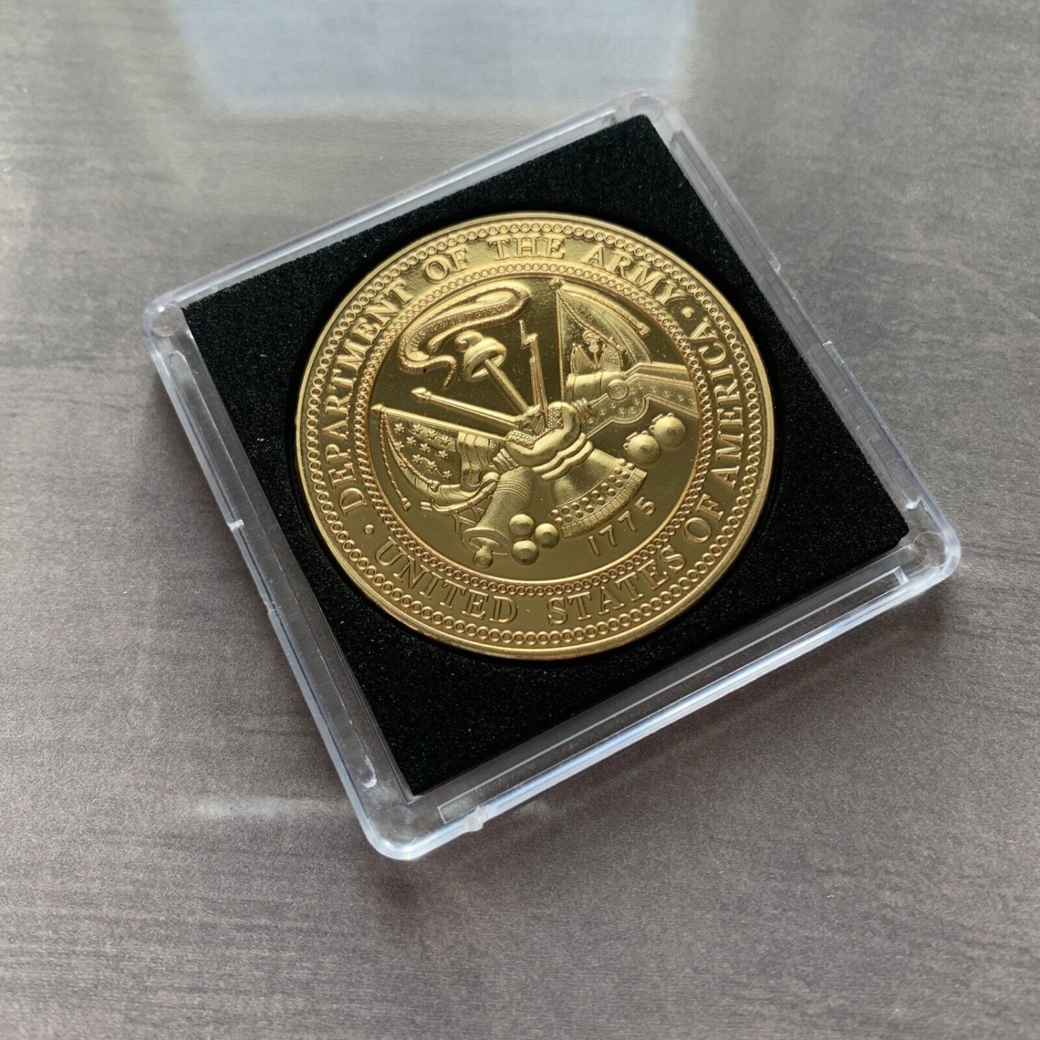 US ARMY Challenge Coin 1ST ARMORED DIVISION "OLD IRONSIDES" with Case!