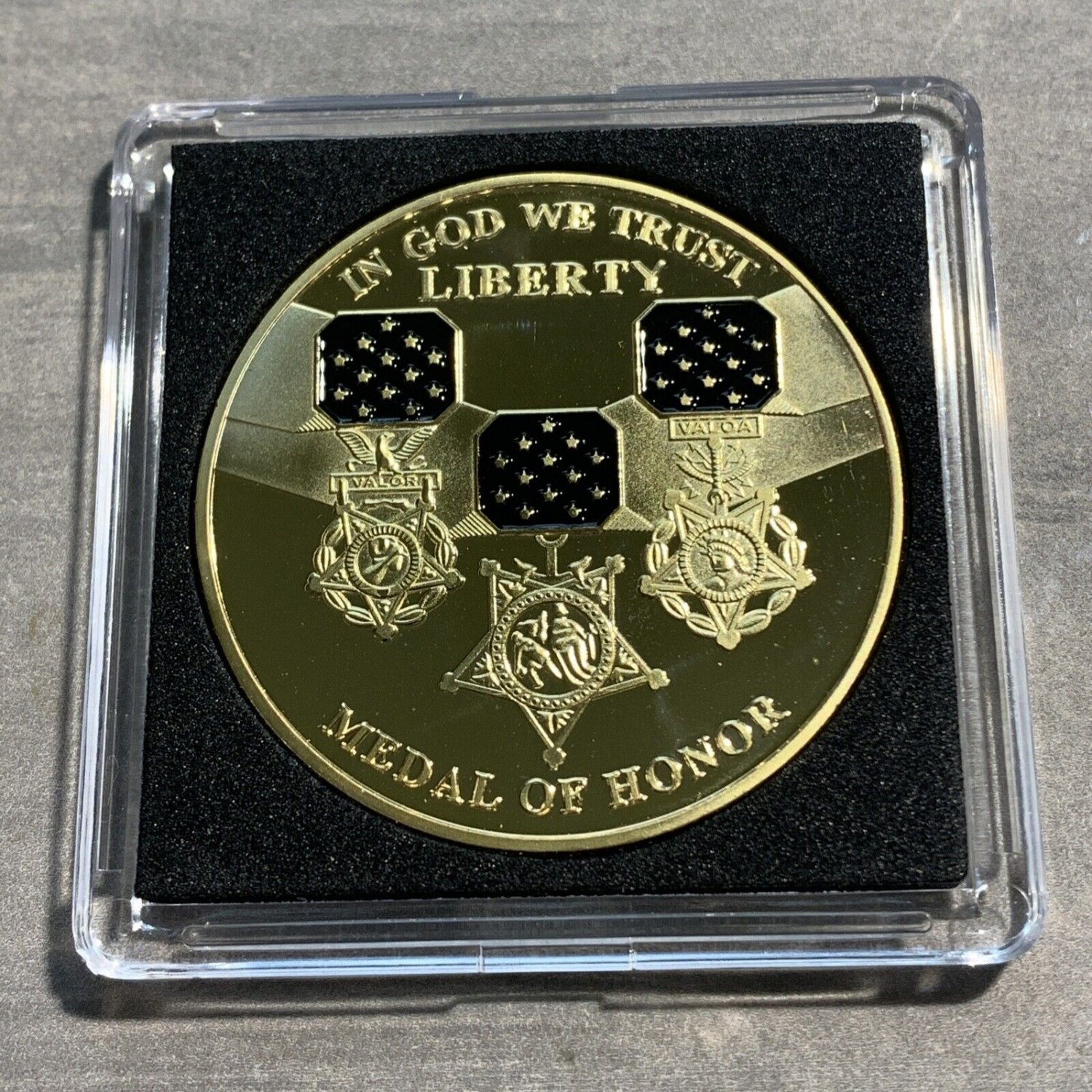 US Military Challenge Coin "MEDAL OF HONOR" ARMY-NAVY- AIR FORCE w/Case