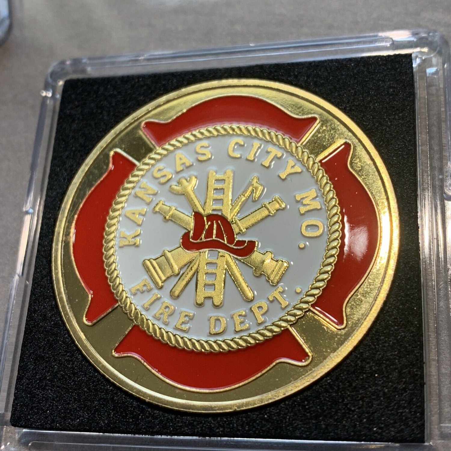 KANSAS CITY MO. FIRE DEPARTMENT Challenge Coin 40mm with Case Brand New!