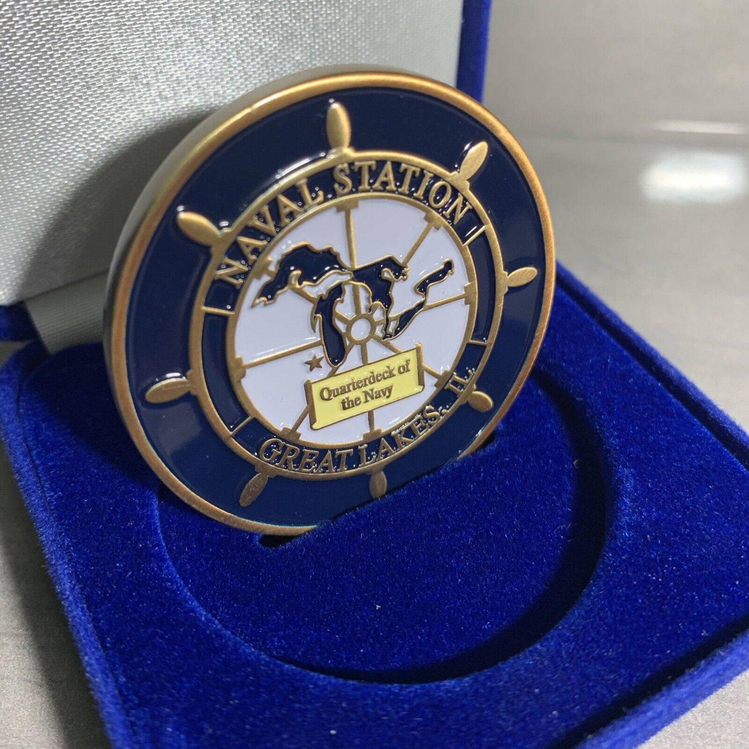 US NAVAL STATION GREAT LAKES ILLINOIS Challenge Coin Gift Large 45mm BOXED