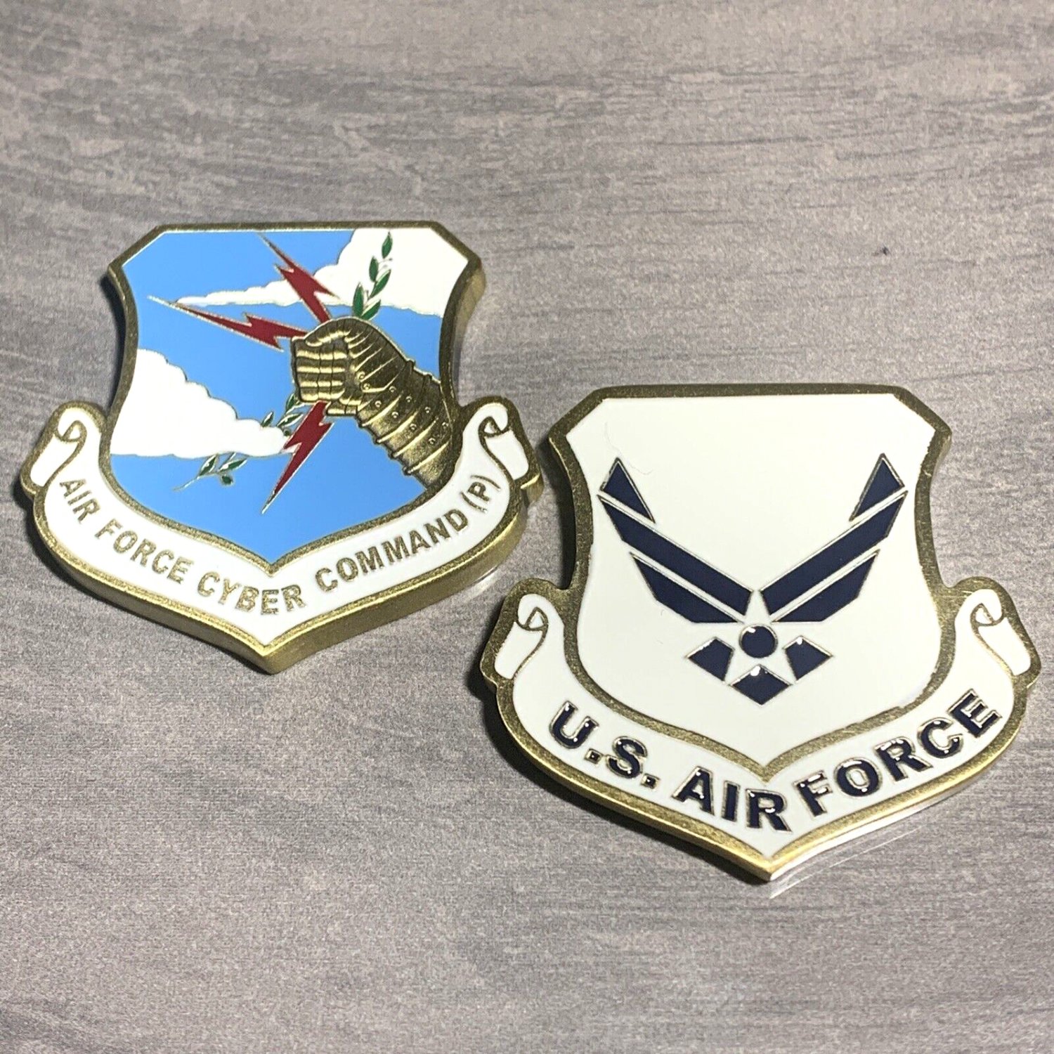 USAF CYBER COMMAND-US AIR FORCE Challenge Coin USCYBERCOM 1.75" w/STAND