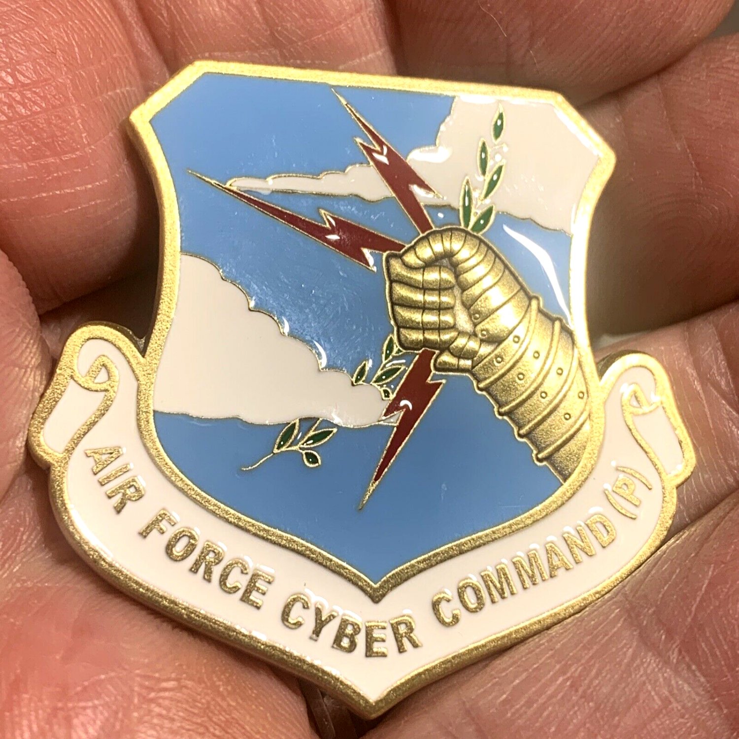 USAF CYBER COMMAND-US AIR FORCE Challenge Coin USCYBERCOM 1.75" w/STAND