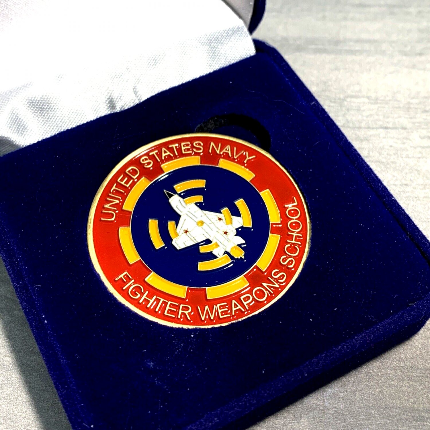 TOP GUN US Navy CHALLENGE COIN-NAS FALLON Nevada Fighter Weapons School ...