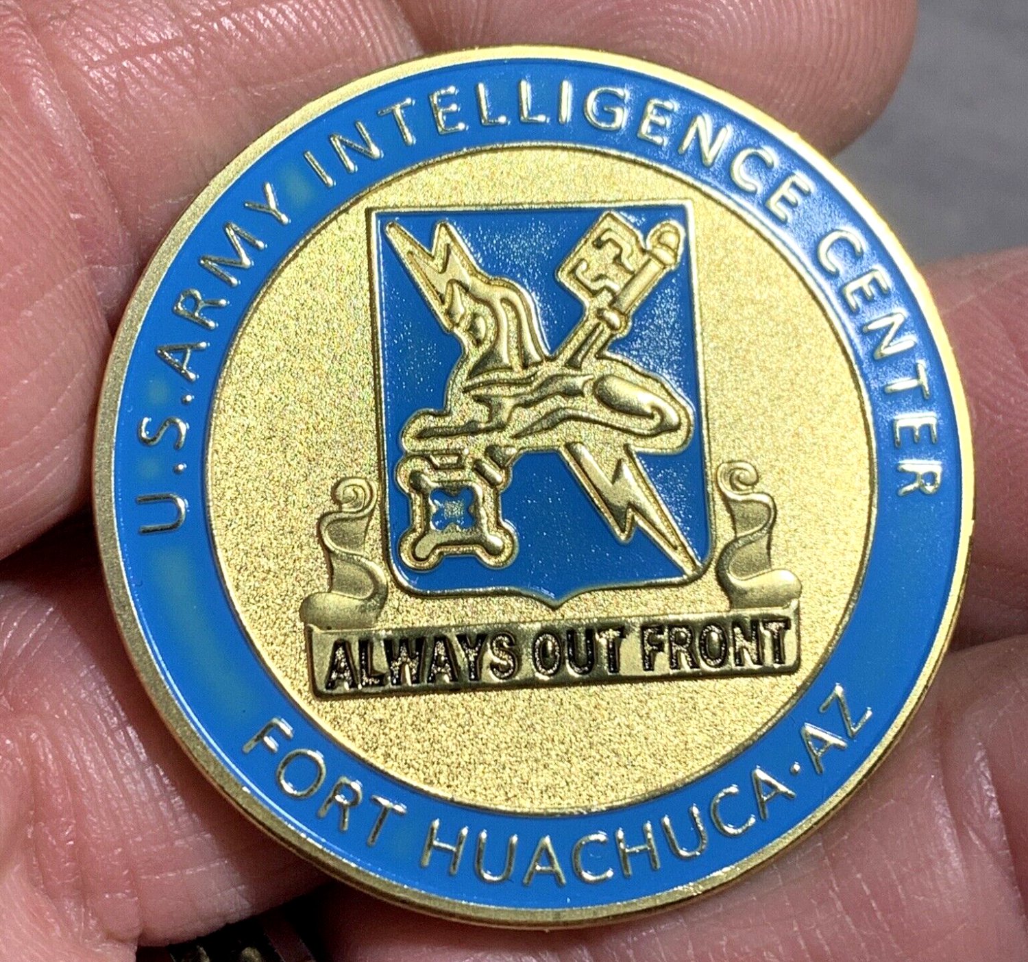US ARMY Challenge Coin FORT HUACUCA AZ US ARMY INTELLIGENCE CENTER