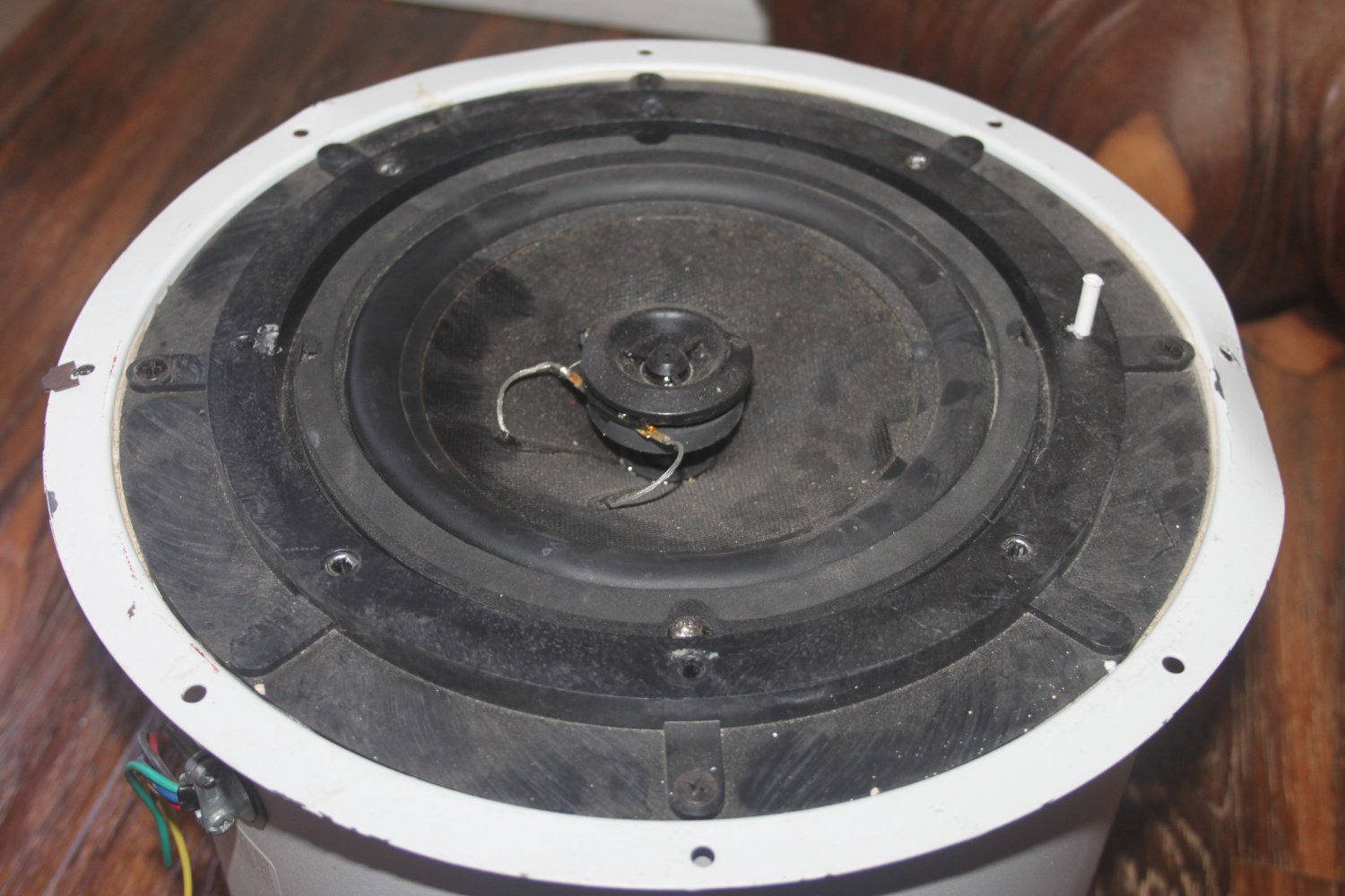 POSH AEI MUSIC CEILING SPEAKER WITH CASING WORKING PULL WHITE RARE