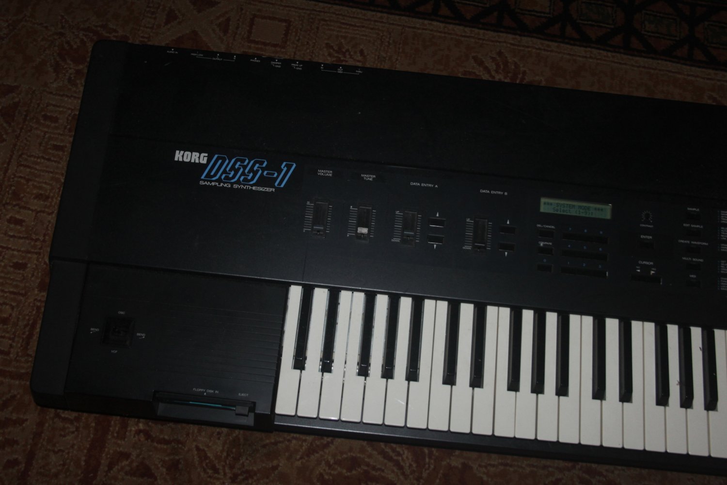 KORG DSS-1 Sampling Synthesizer with good keys 8/16
