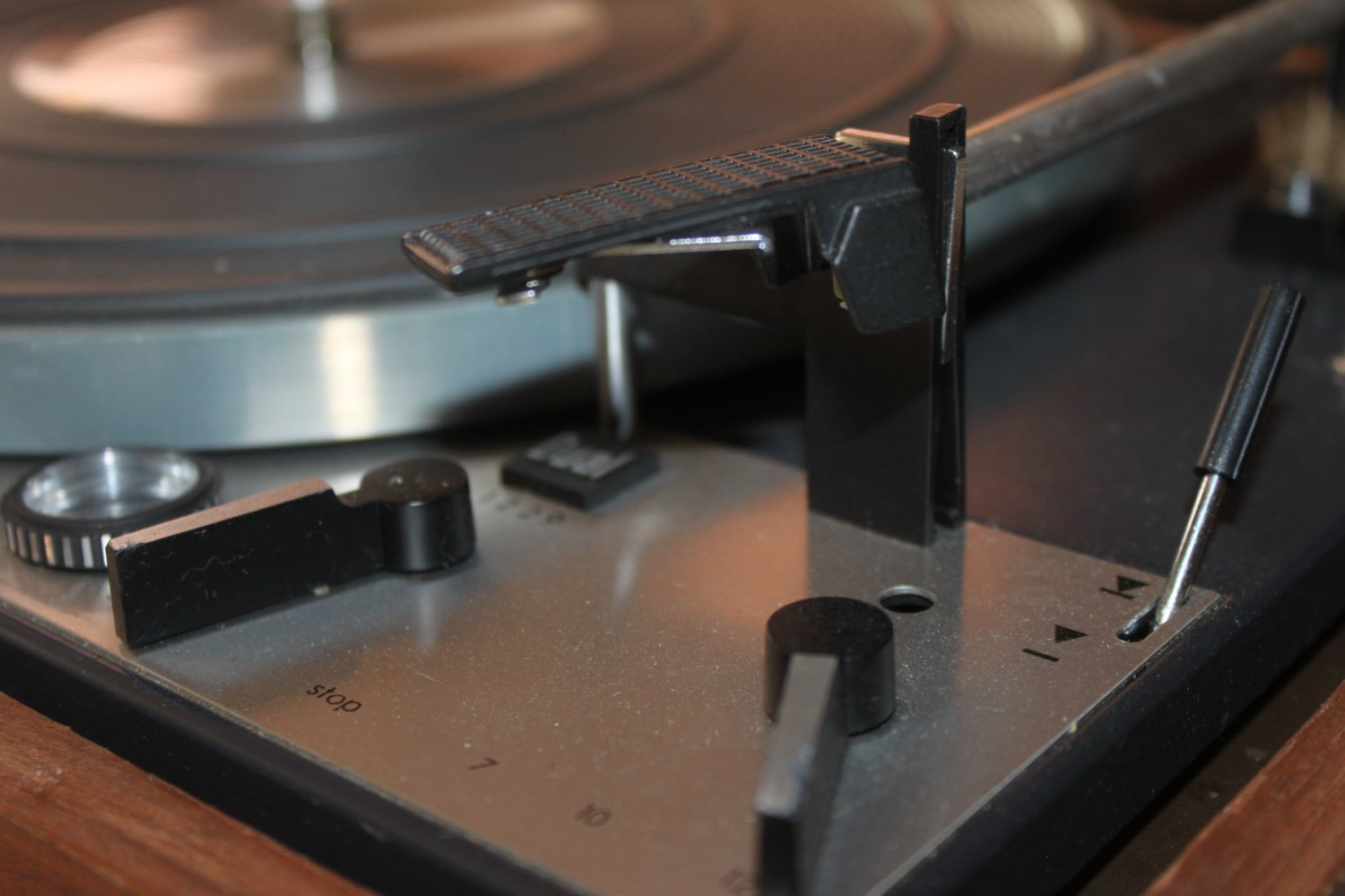 Dual 1229 Turntable -Parts /Repair - powers on/ platter & motor spins ...
