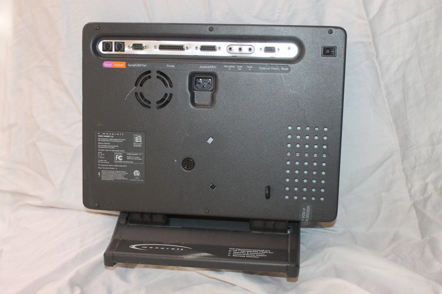 MONORAIL 133 PC SYSTEM - MAIN UNIT ONLY- POWERS ON 1/18