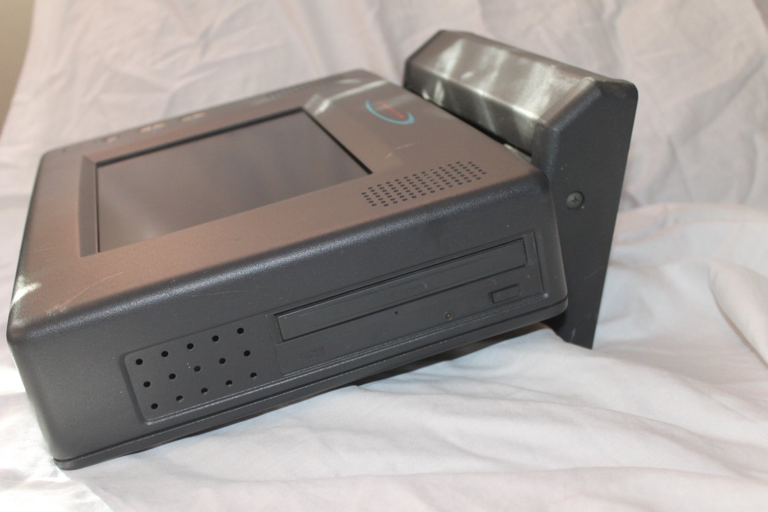 MONORAIL 133 PC SYSTEM - MAIN UNIT ONLY- POWERS ON 1/18