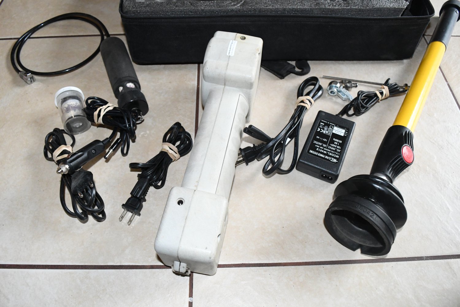 SPX Dielectric Helium /Hydrogen Multi-gas Detector MGD-2002 Needs Battery 515a3