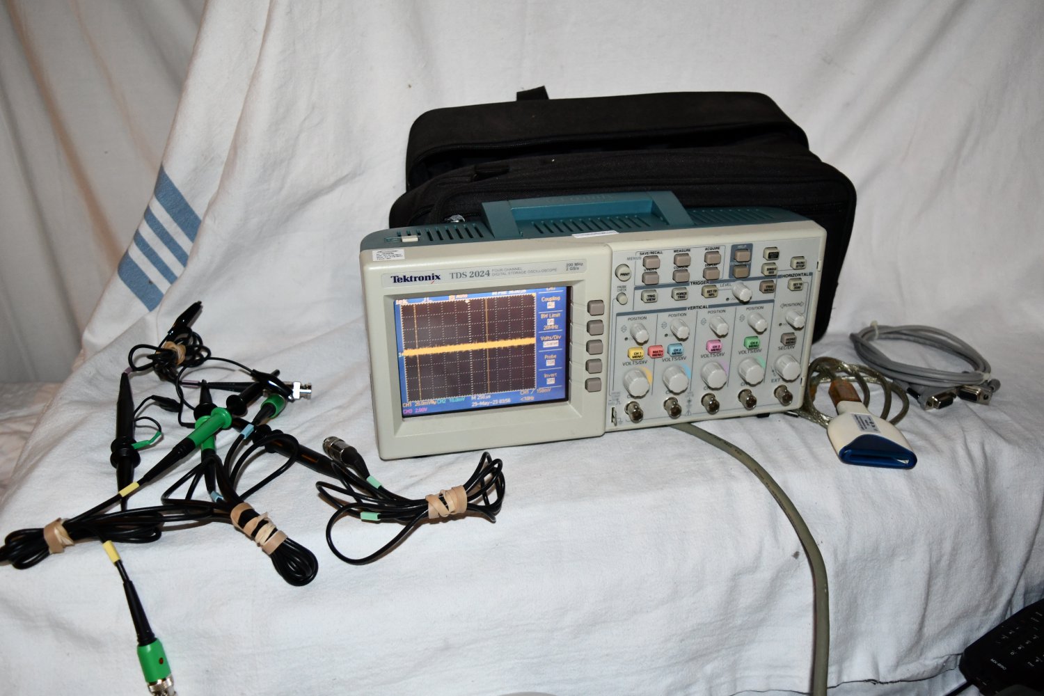 Tektronix TDS2024 FOUR CHANNEL DIGITAL STORAGE OSCILLOSCOPE 515b3 8/24