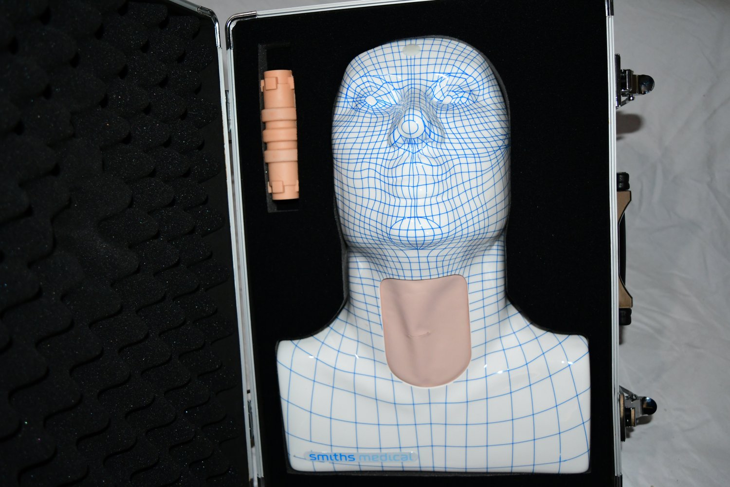smiths medical tracheostomy pharaoh head training model rare new 515c3