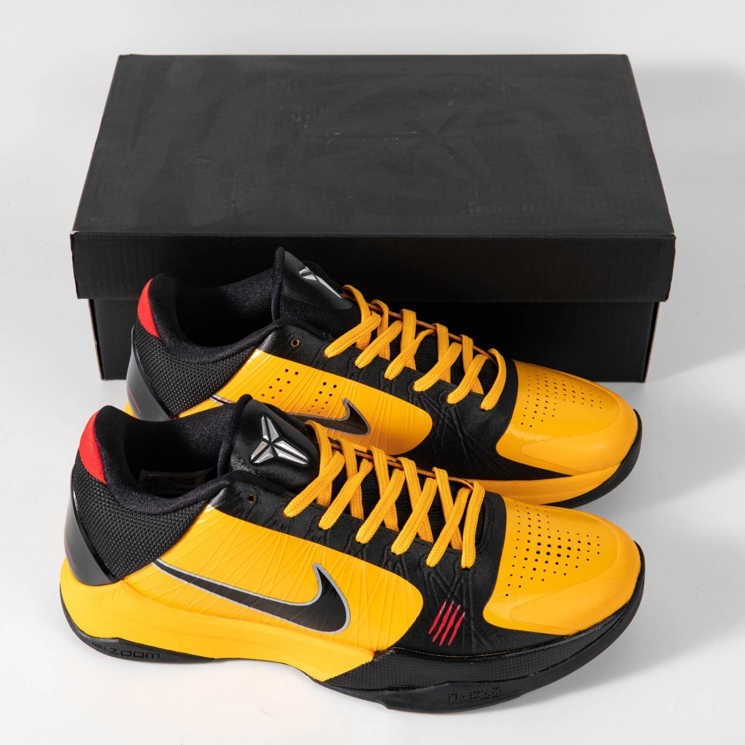 Kobe 5 Protro Bruce Lee