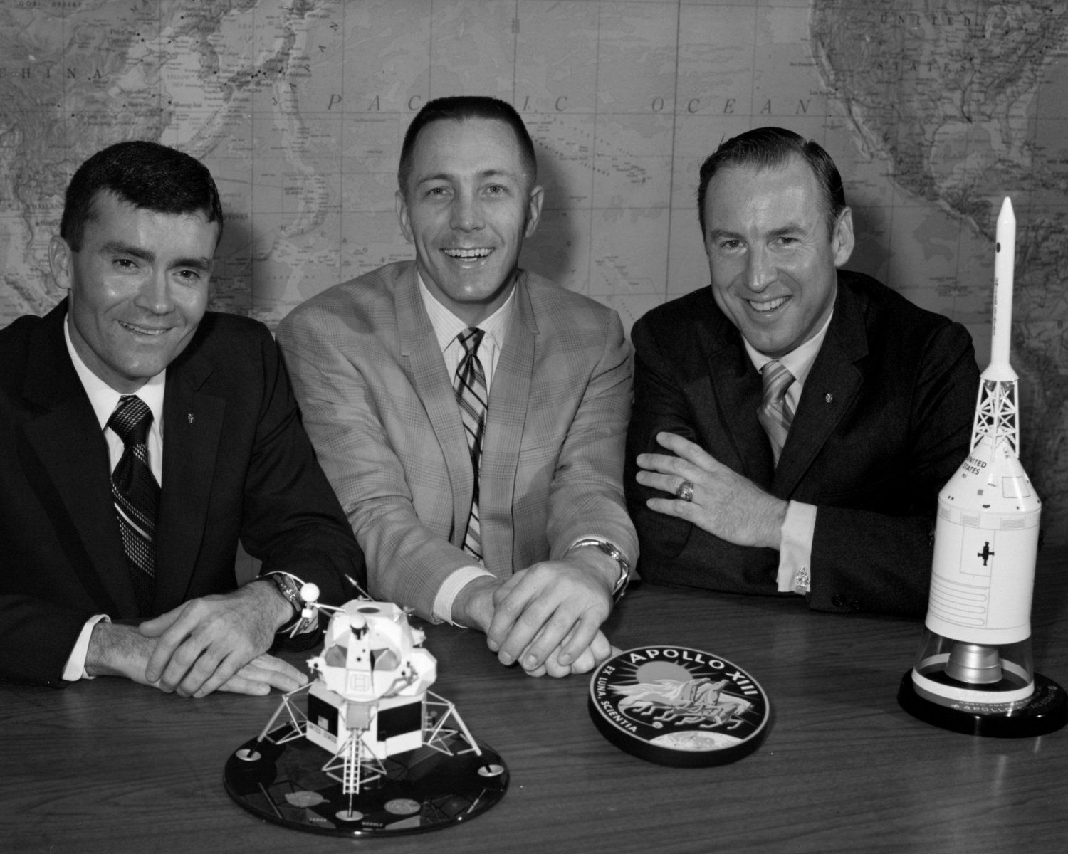 APOLLO 13 CREW - FRED HAISE, JACK SWIGERT AND JIM LOVELL - 8X10 PHOTO ...
