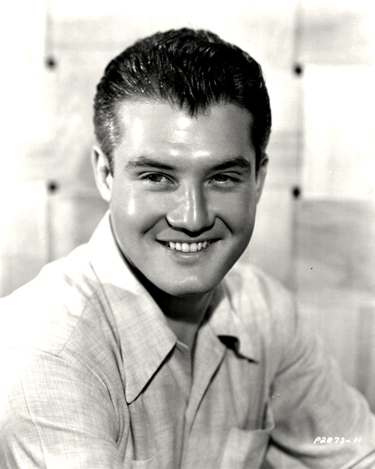 ACTOR GEORGE REEVES (SUPERMAN) - 8X10 PHOTO (DA-446)