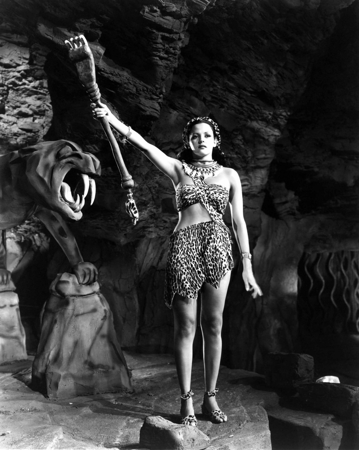 ACQUANETTA IN "TARZAN AND THE LEOPARD WOMAN" - 8X10 PUBLICITY PHOTO (CC ...