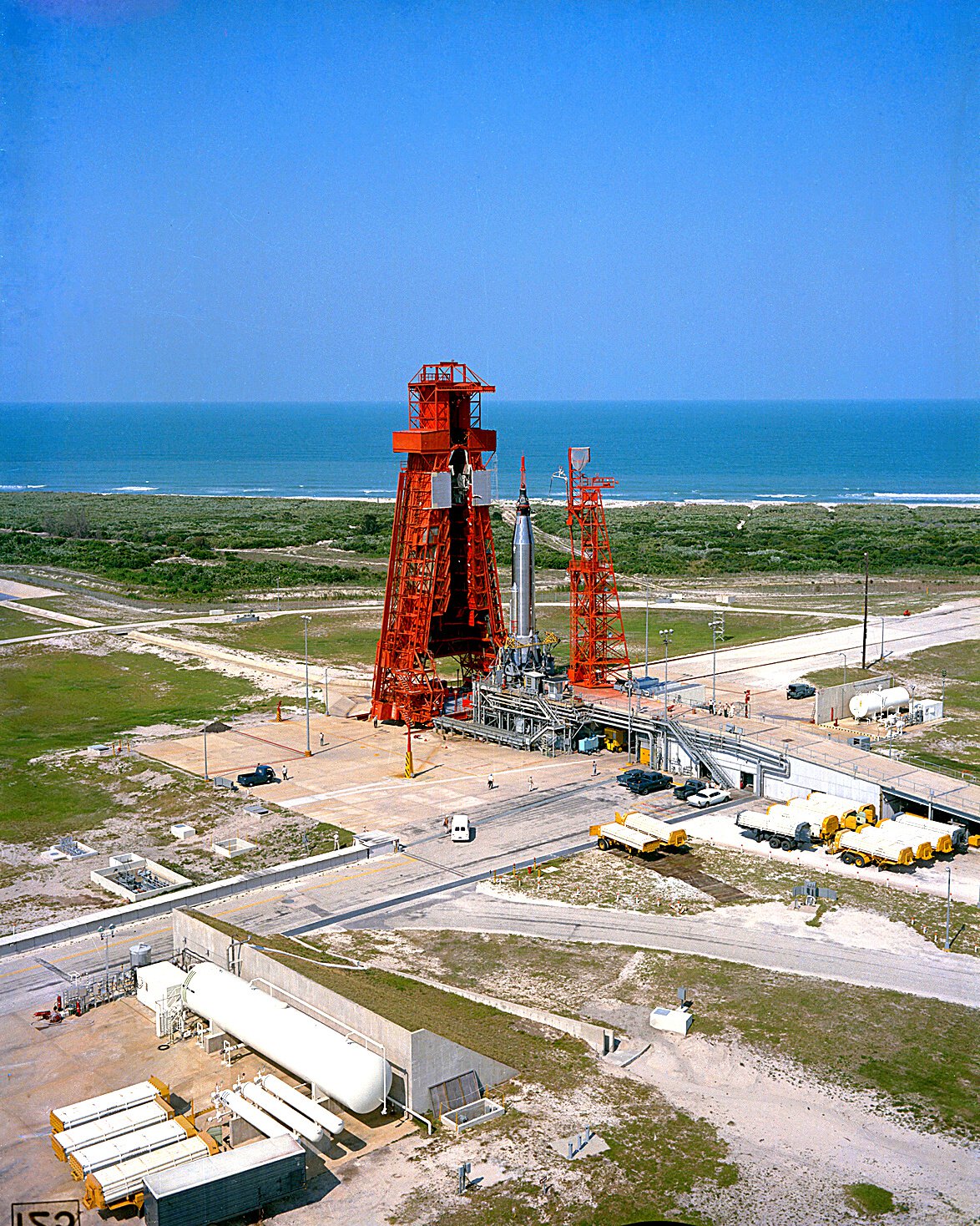 AERIAL VIEW OF LAUNCH COMPLEX 14 WITH FAITH 7 AT PAD - 8X10 NASA PHOTO ...