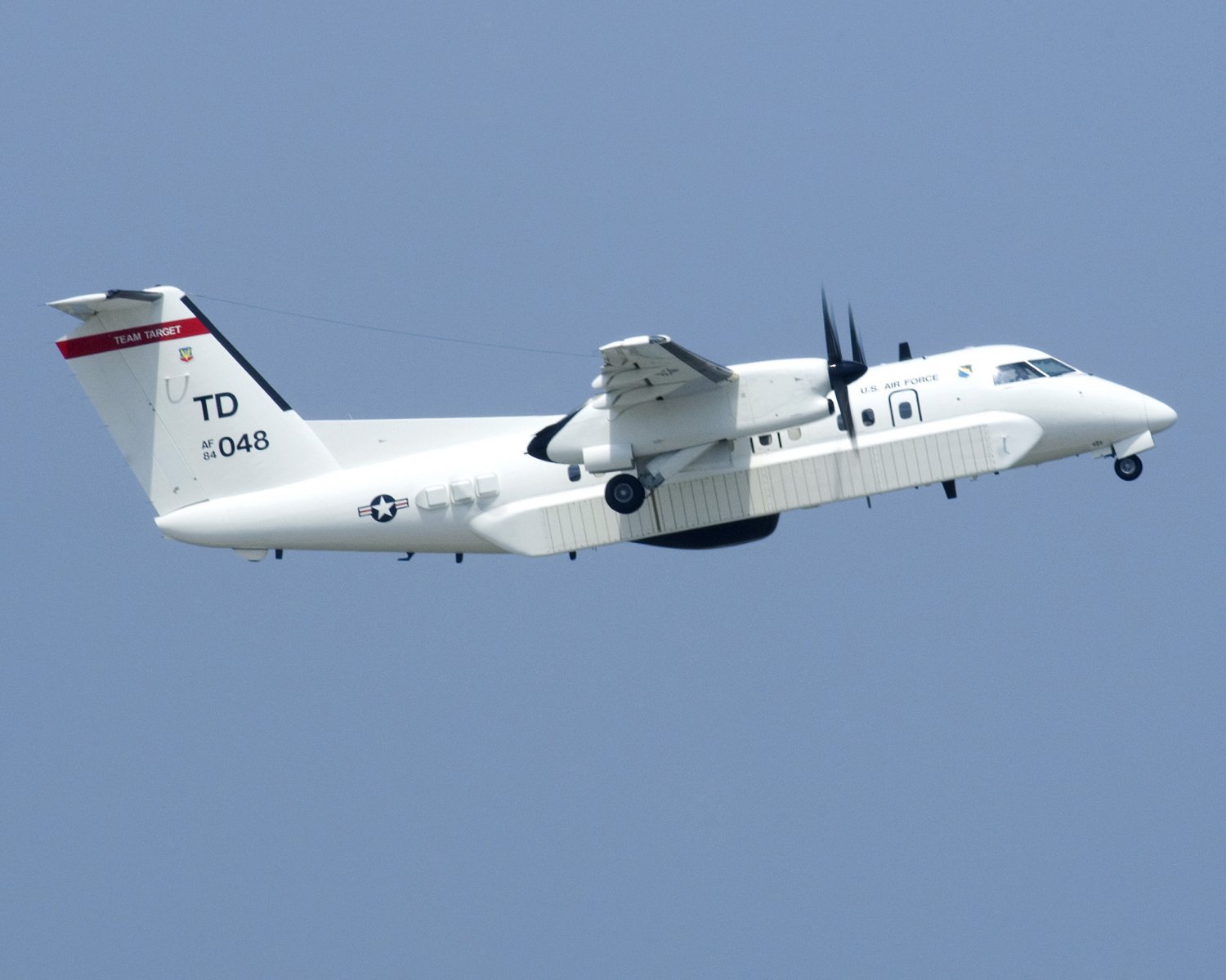 E-9A WIDGET AIRCRAFT TAKES OFF FROM TYNDALL AIR FORCE BASE - 8X10 PHOTO ...
