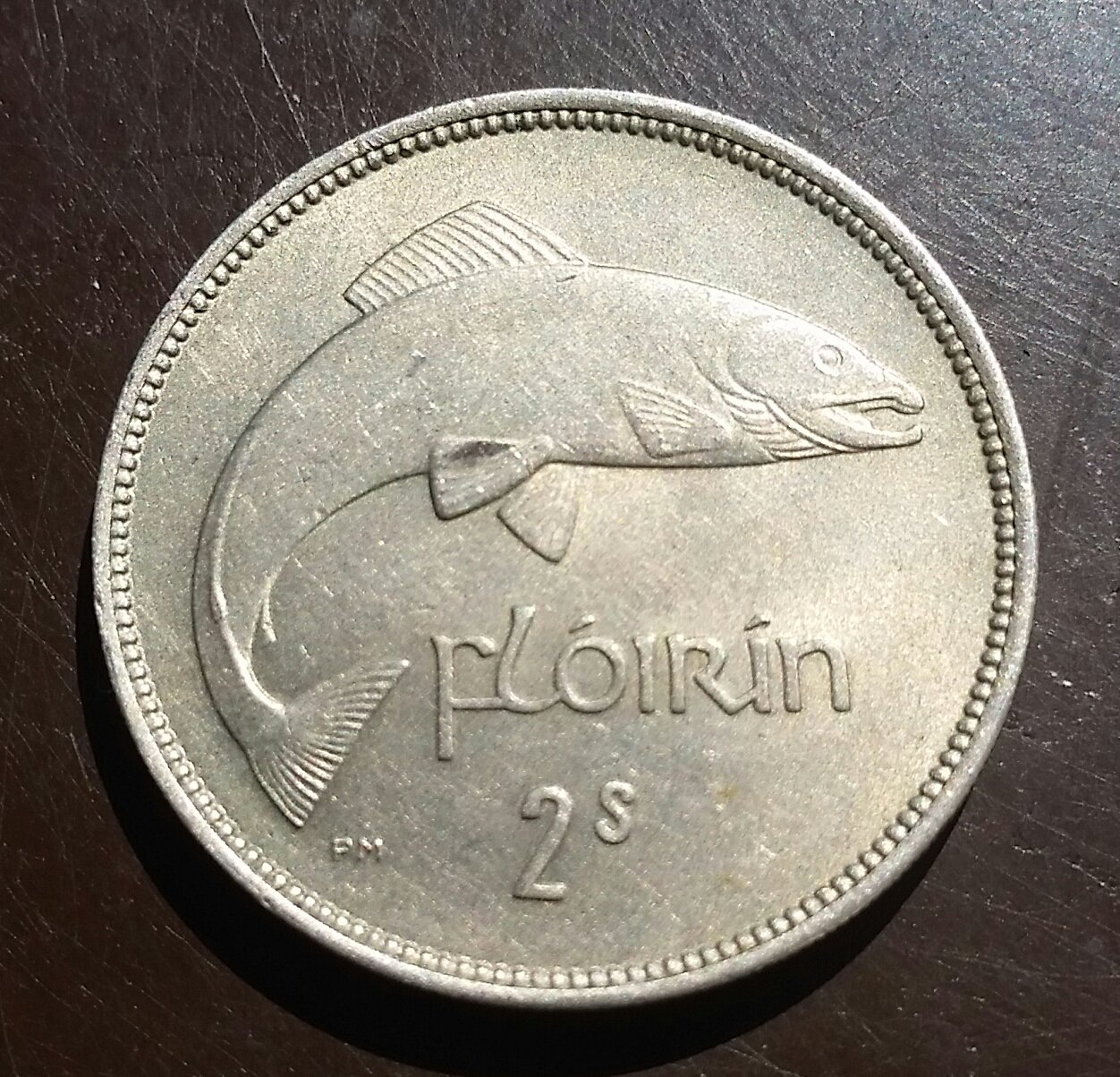 Irish pre-decimal "Flóirín" florin or 2 shillings. Éire Harp and Salmon