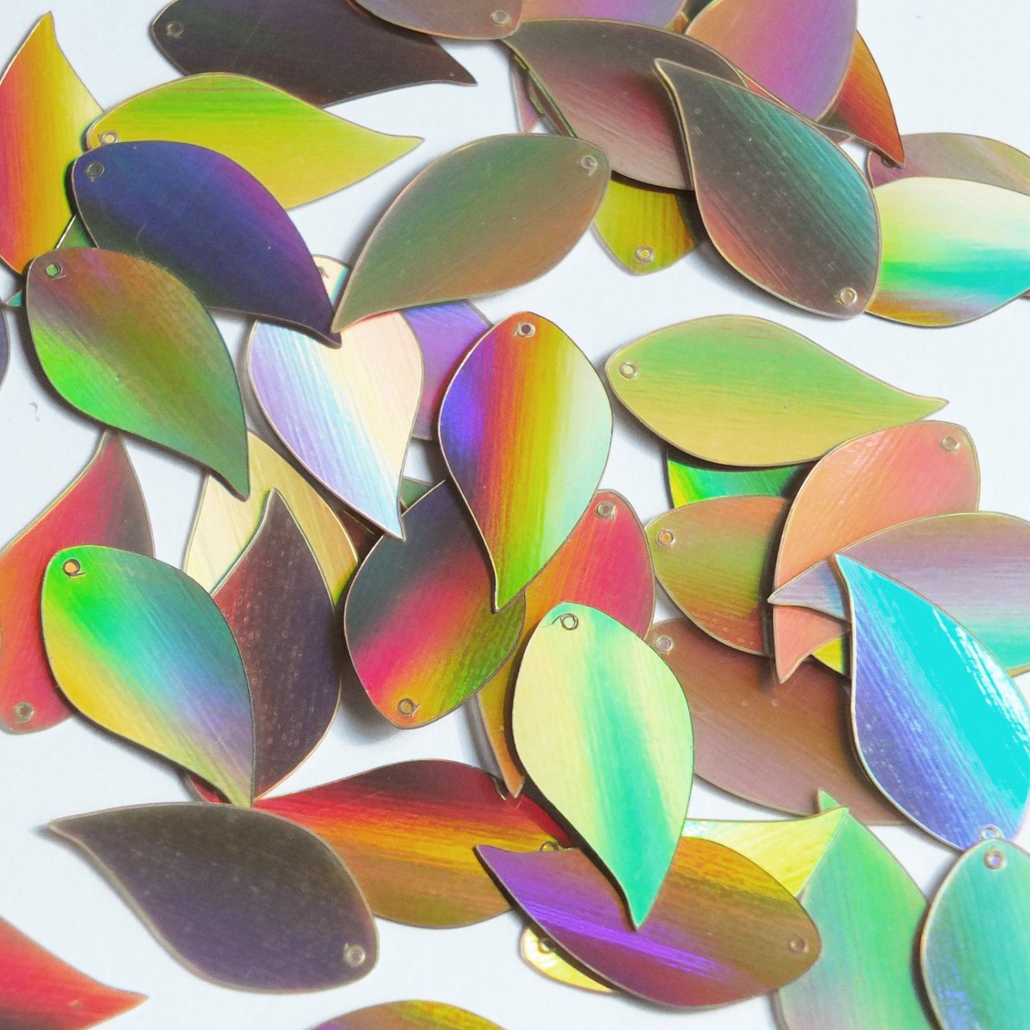 Vine Leaf Sequin 1" Gold Lazersheen Reflective Metallic Loose Couture ...