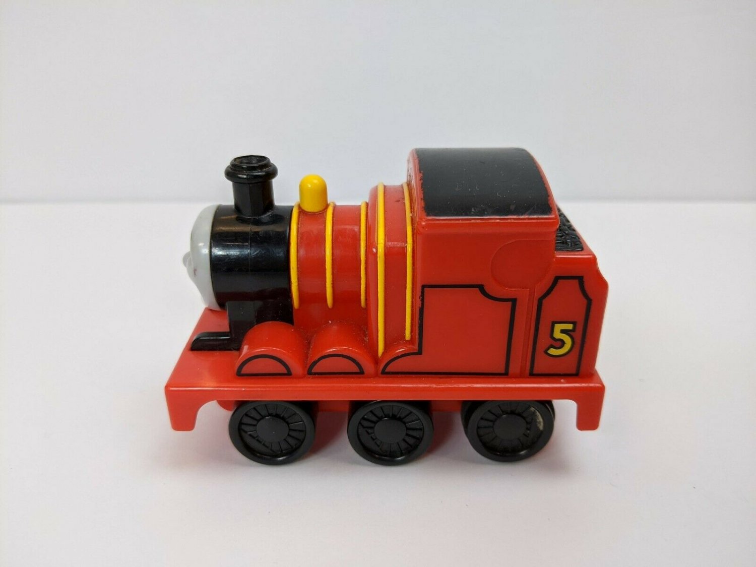 Fisher-Price Thomas & Friends Train James Pullback Racer Preschool Toy ...