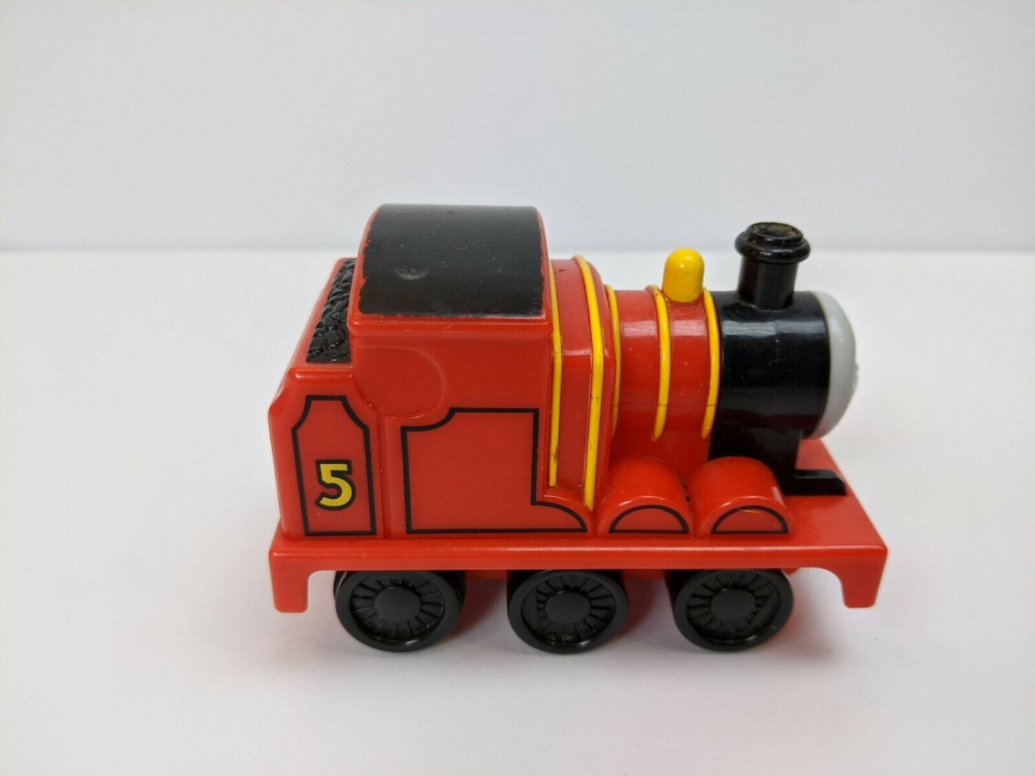 Fisher-Price Thomas & Friends Train James Pullback Racer Preschool Toy ...