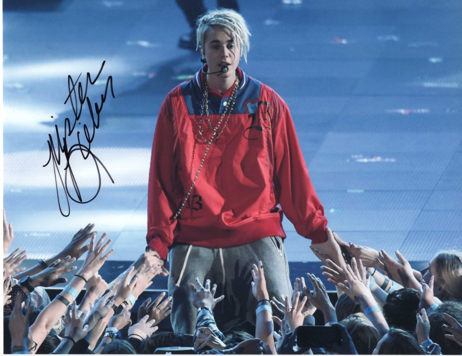 JUSTIN BIEBER - POPULAR SINGER.RAPPER - HAND SIGNED AUTOGRAPHED PHOTO ...